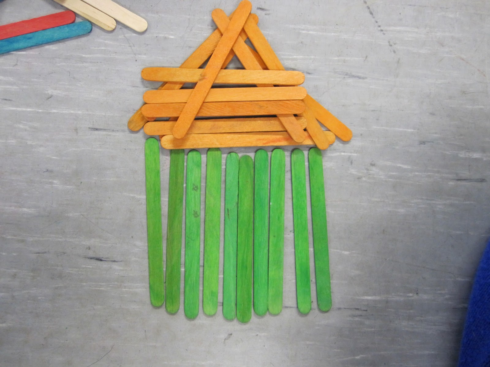 Maths Page: Making shapes: Second class