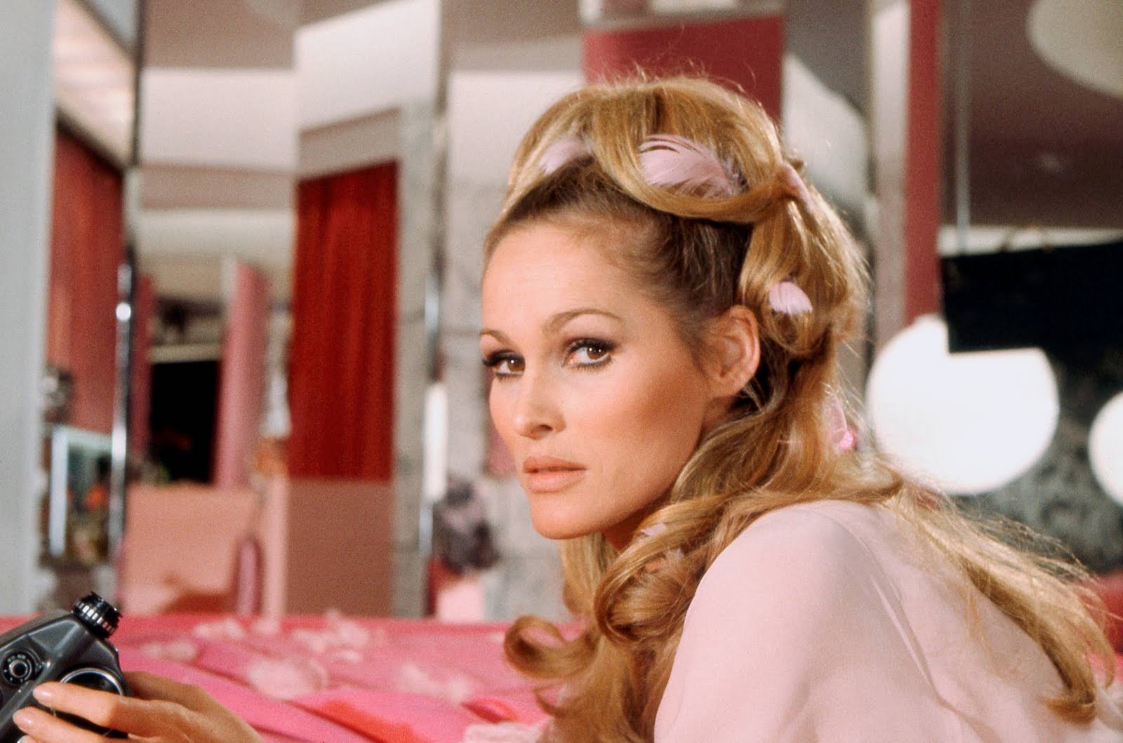 1960s Pop Culture: Ursula Andress: What beauty was always supposed to ...