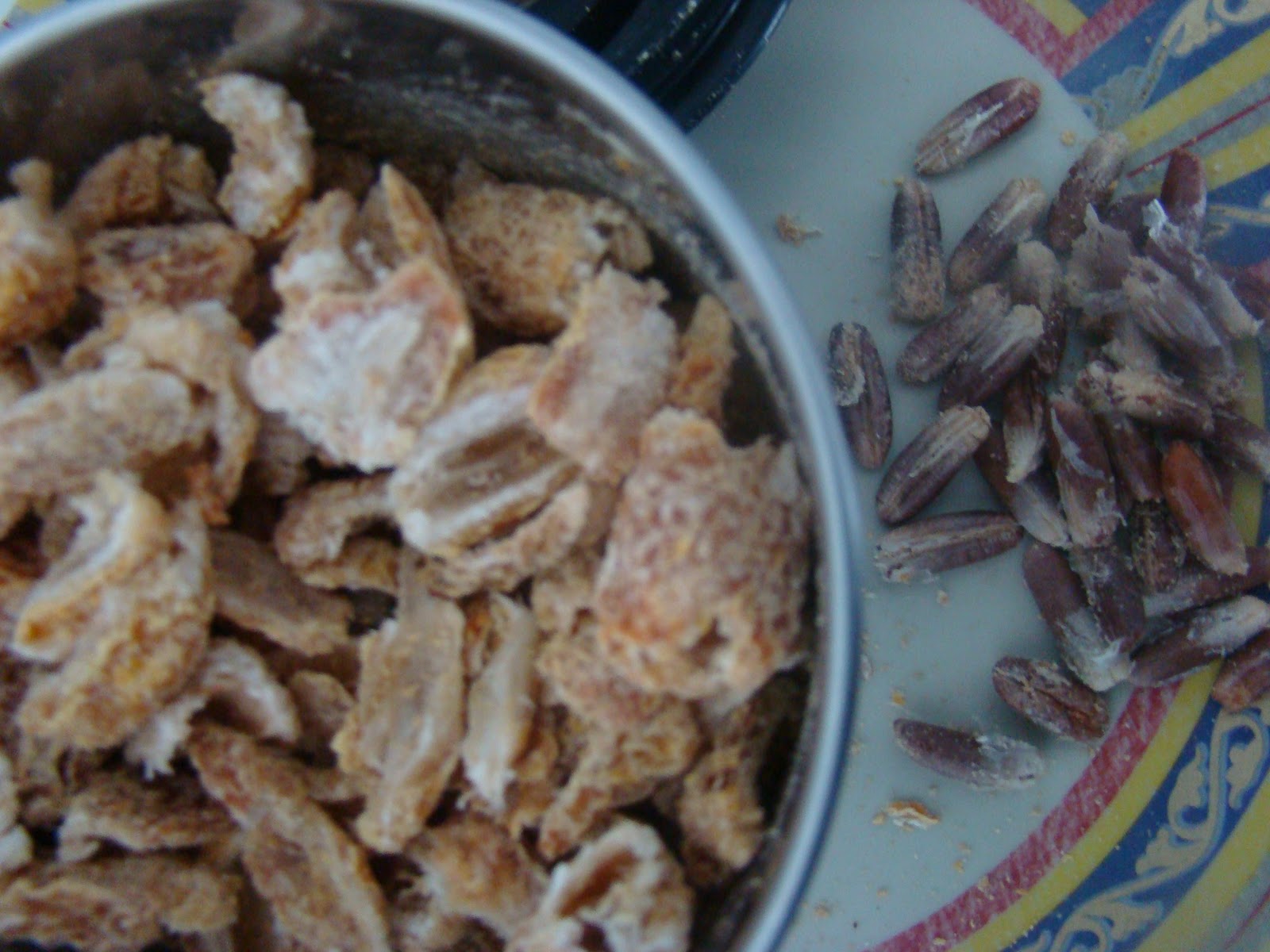 palate corner: dinkache laadoo/gond ke ladoo/edible gum sweet balls