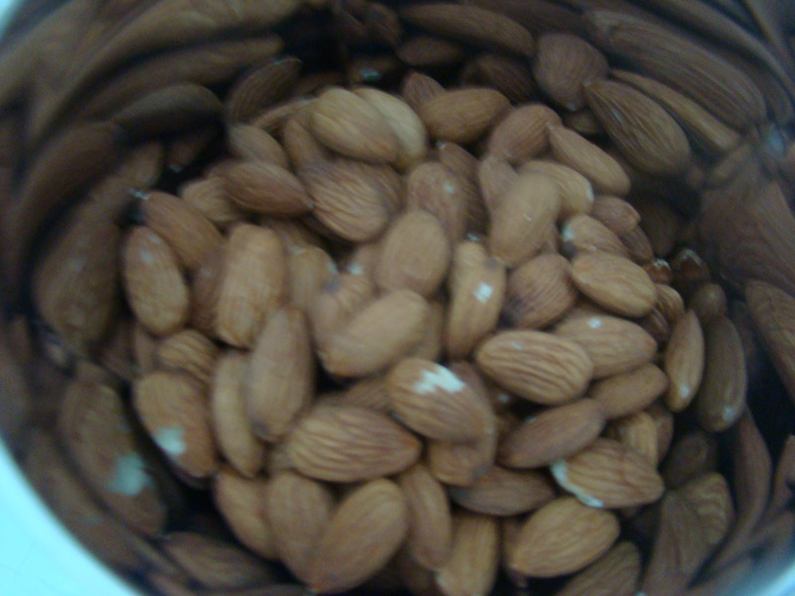 palate corner: dinkache laadoo/gond ke ladoo/edible gum sweet balls