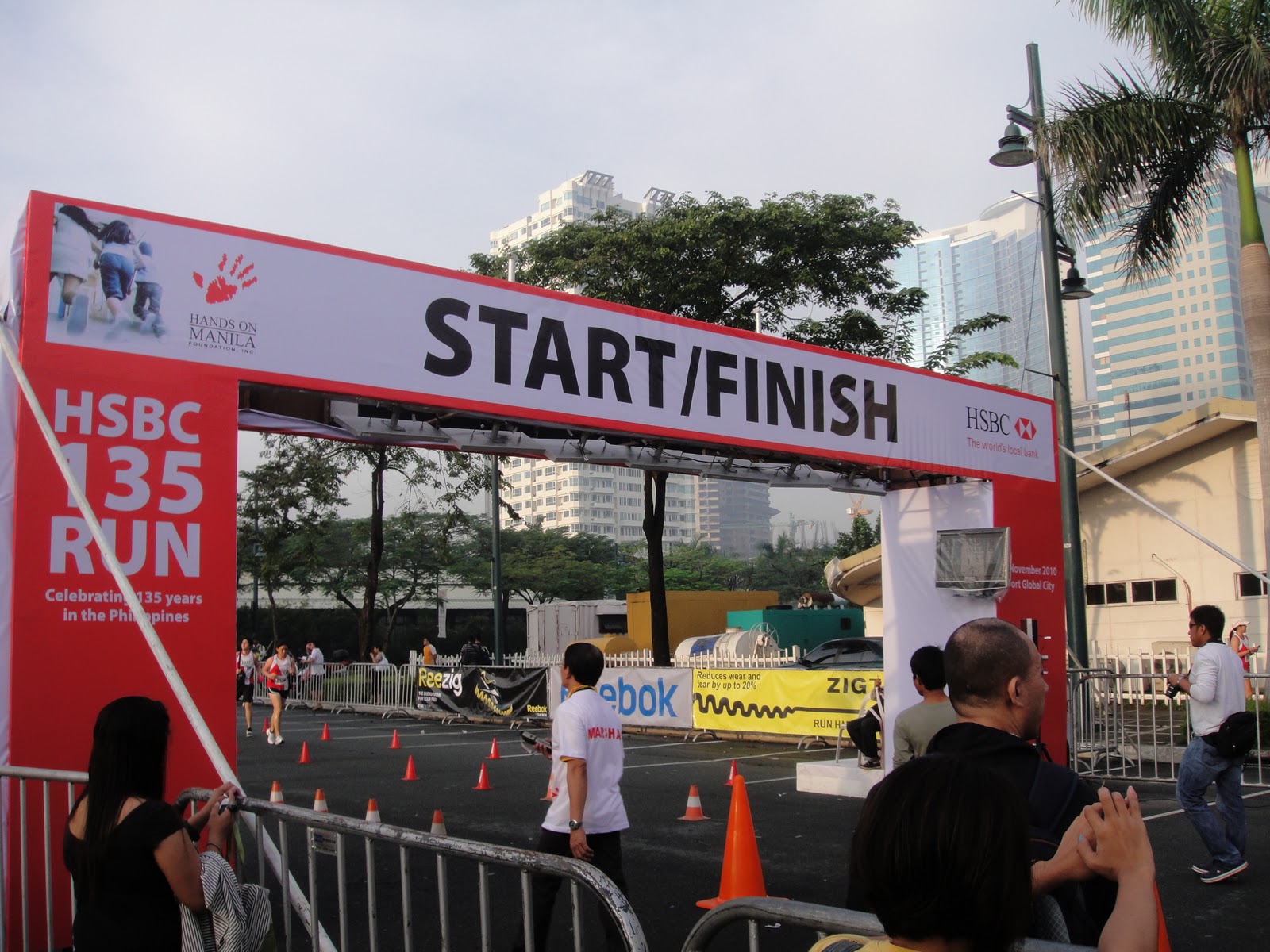 EVERYONE'S A CRITIC: HSBC 135 FUN RUN (November 6, 2010) - The Fort