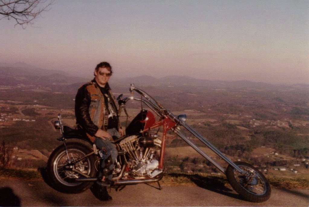 LOVE CYCLES: Car seats on choppers true love!!!