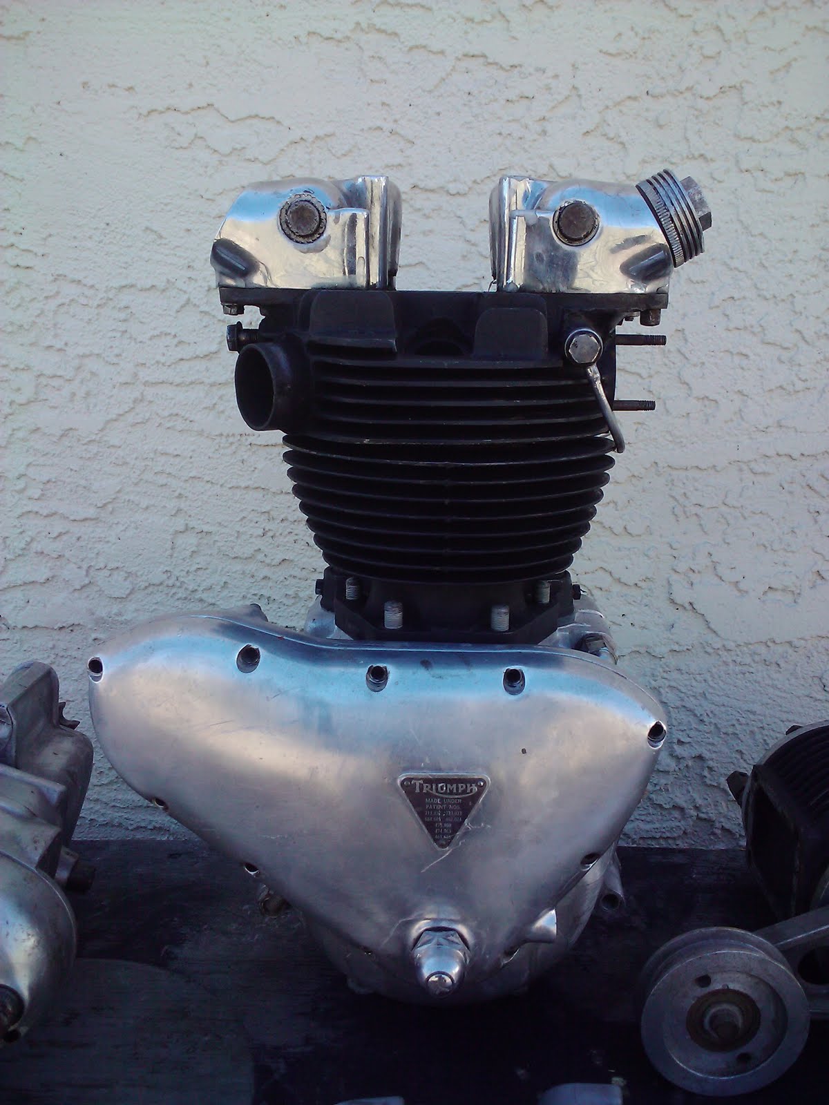 LOVE CYCLES: Pre Unit Triumph motor, transmission and super charger 4 ...