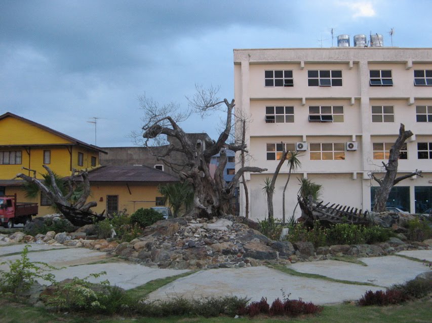 Pengerang Sea Shore: Walking Around Sungai Rengit...