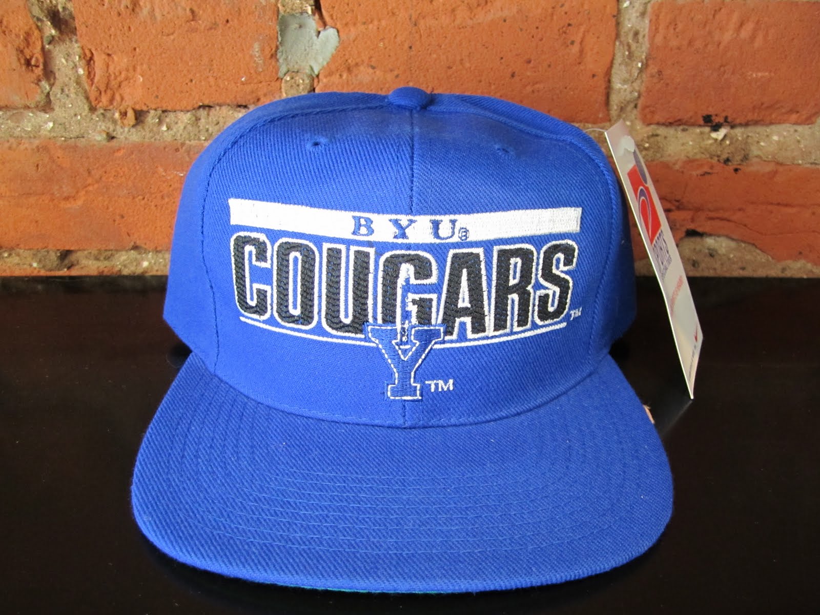 FLAT SPOT SKATE SHOP: VINTAGE SNAPBACKS HATS......