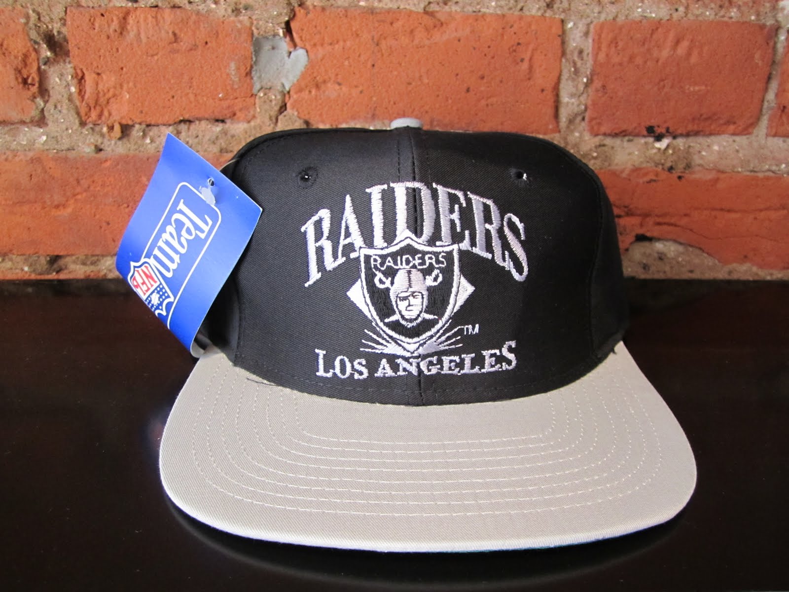 FLAT SPOT SKATE SHOP: VINTAGE SNAPBACKS HATS......