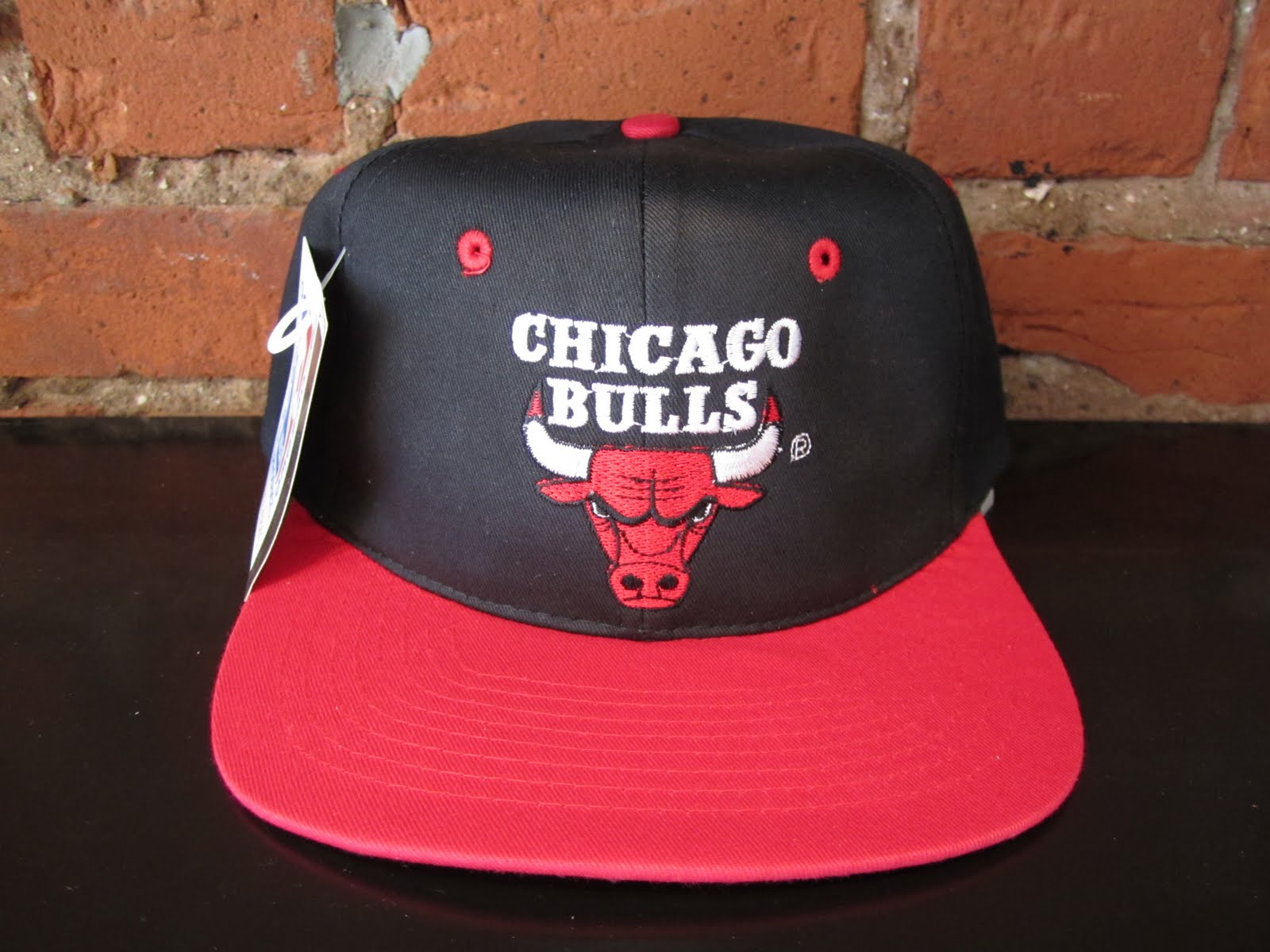 FLAT SPOT SKATE SHOP: VINTAGE SNAPBACKS HATS......