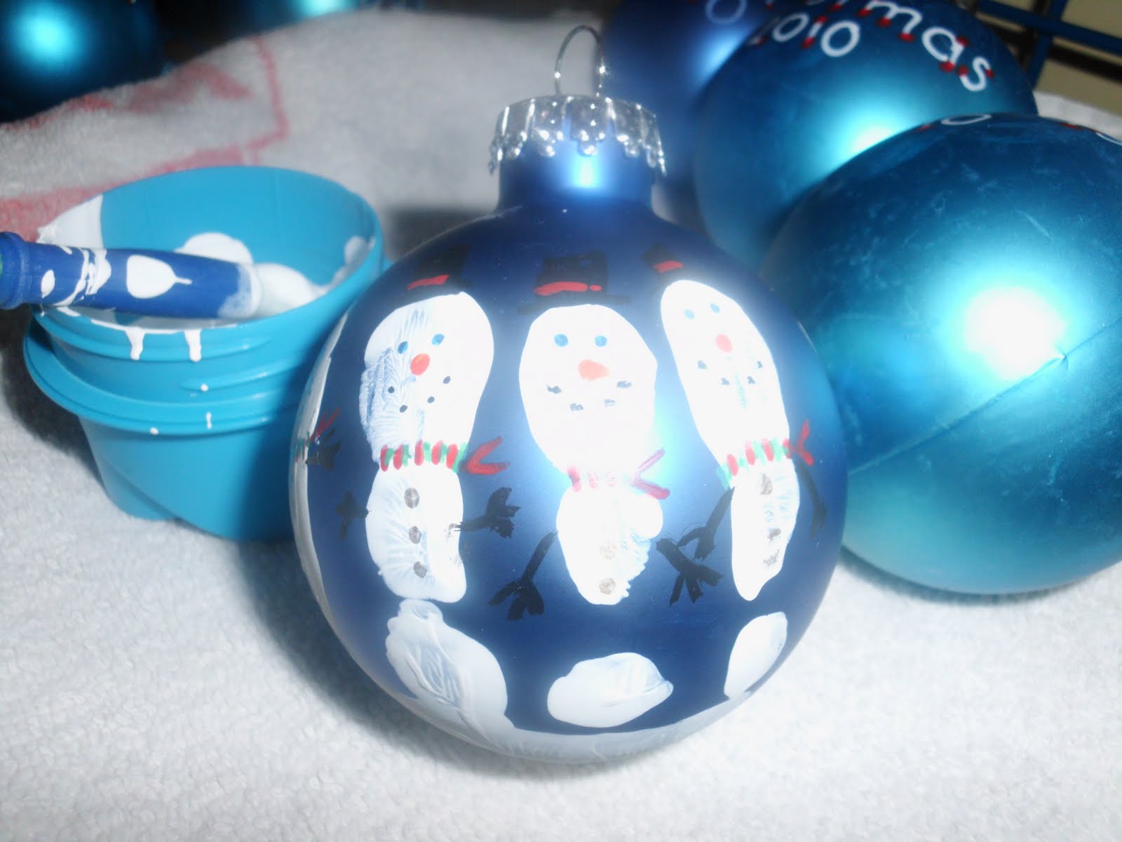 A Teacher at Heart: 12 Days of Learning: Snowmen ornaments (Handprint ...
