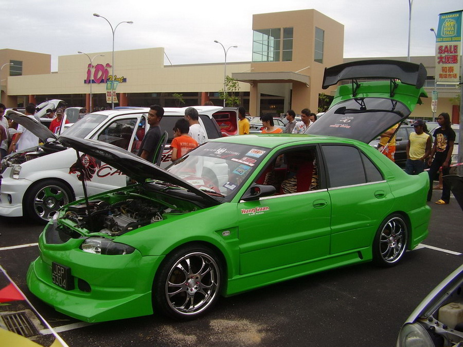 Long's Photo Gallery: Wira wide body