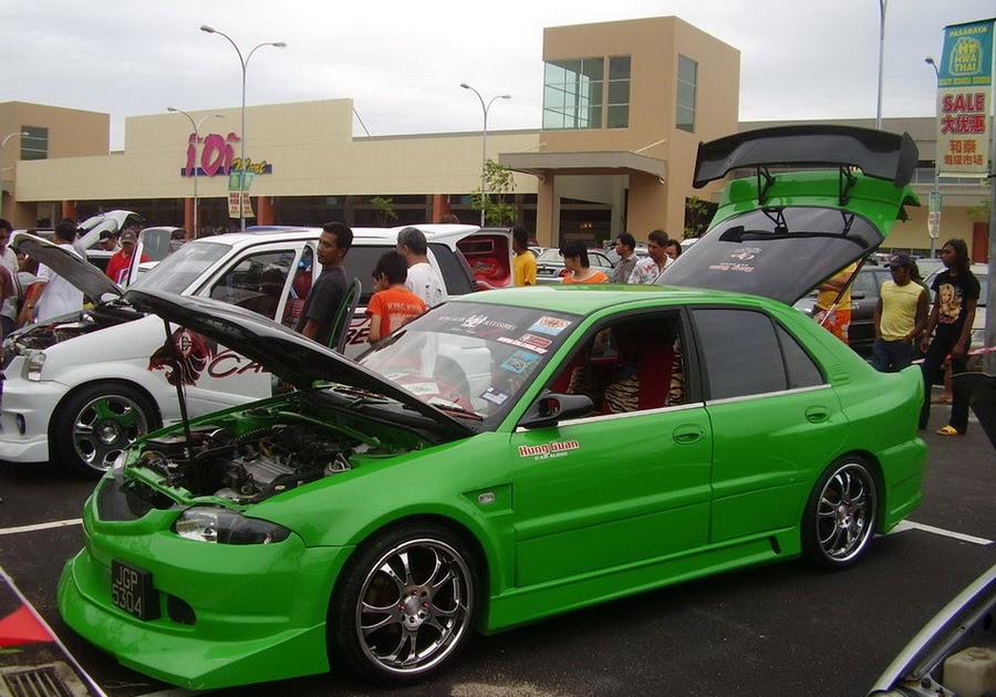 Long's Photo Gallery: Wira wide body