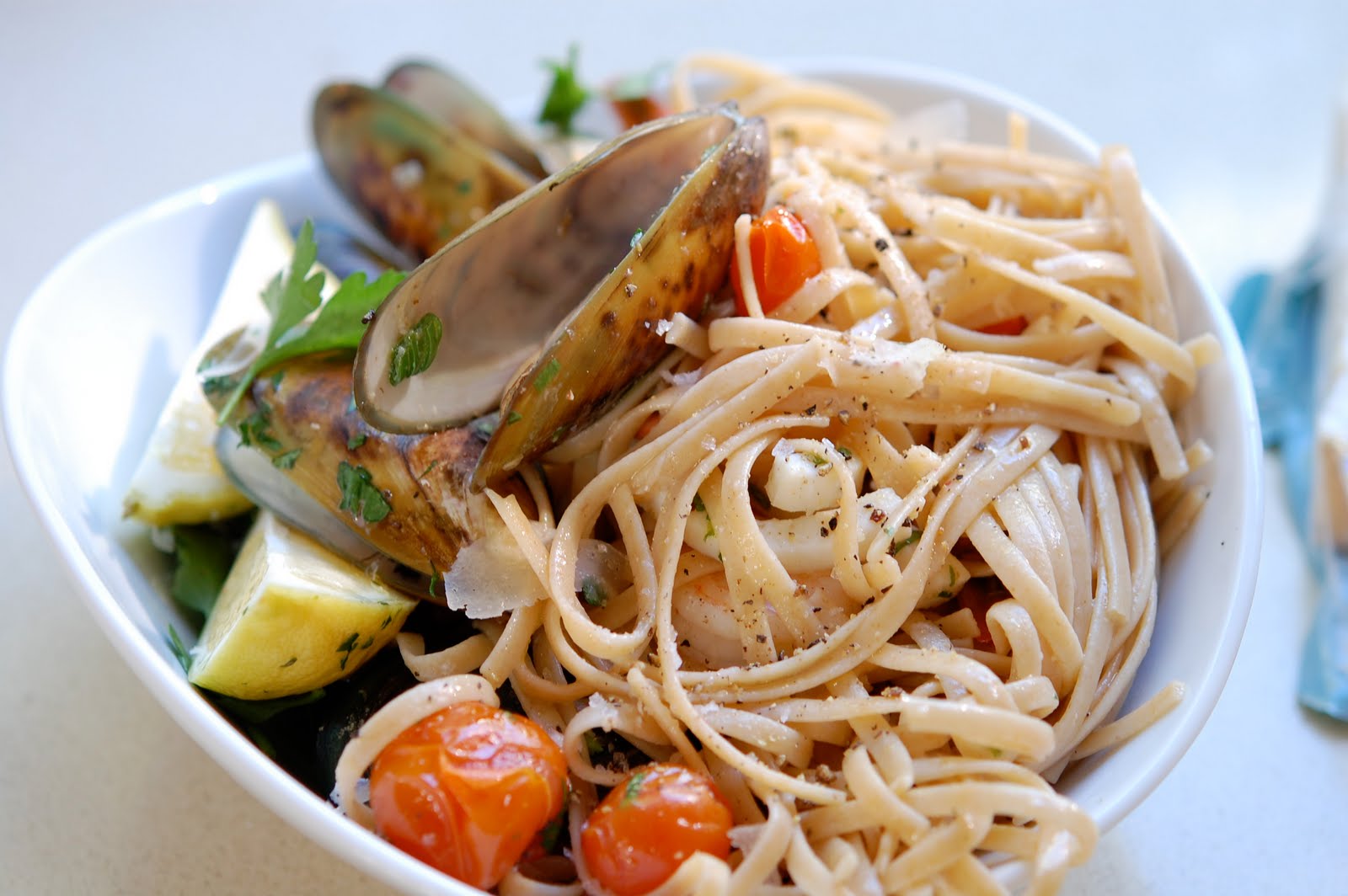 jamie who: Baked prawn, calamari and mussel linguini