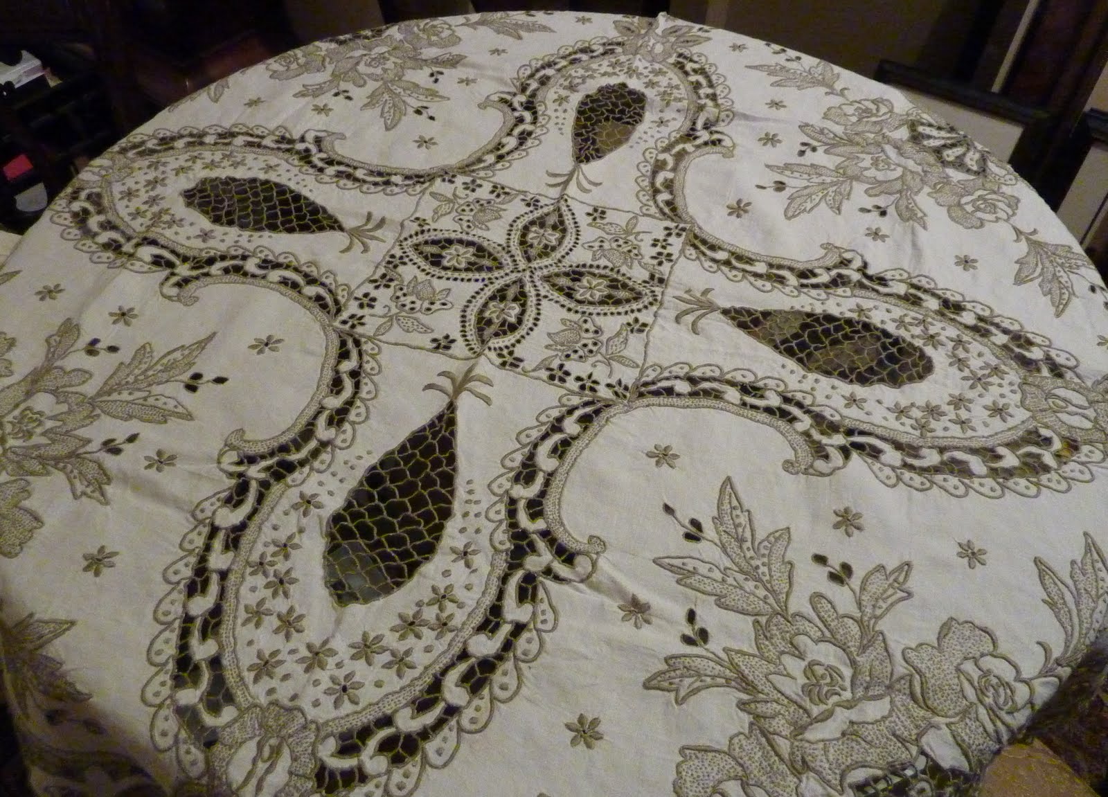 Madeira Linen Collector: Pretty Vintage Designs