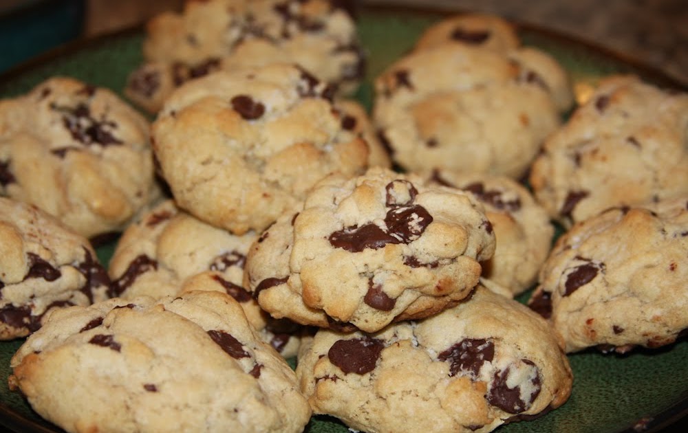 Blog of Yum: Alyssa's Famous Chocolate Chip Cookies