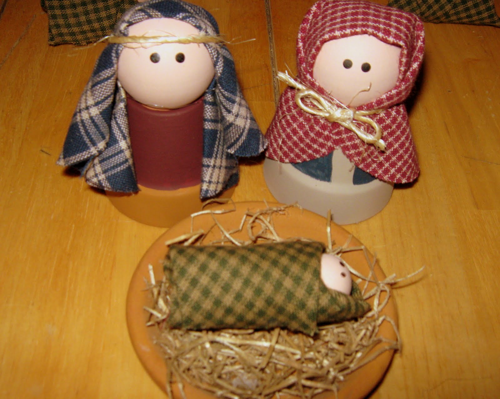 Li'l Buck's Creations: Clay Pot Nativity Tutorial: Last Minute Gift