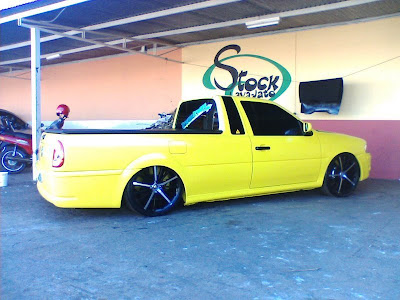 Planeta Automotivo: Linda Saveiro bola amarela socada no Chão