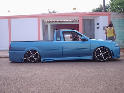 Planeta Automotivo: Foto de um VW Saveiro Azul rebaixada