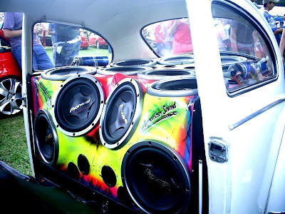 Planeta Automotivo: VW Fusca socado com muito som Automotivo