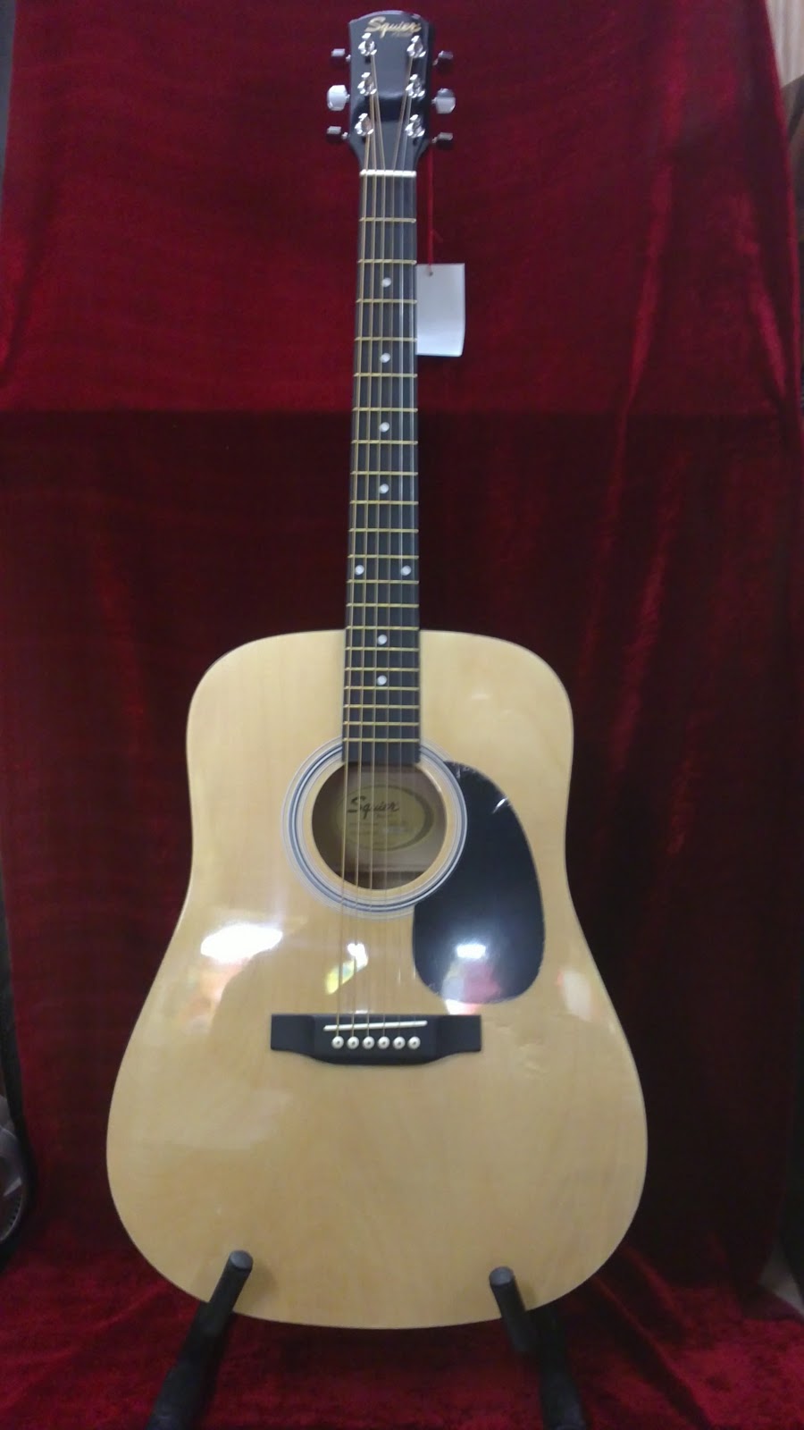 MUSICALIA: fender acustica 85