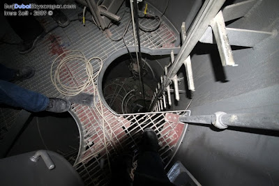 Dubai Constructions Update by Imre Solt: Inside the Burj Khalifa spire ...