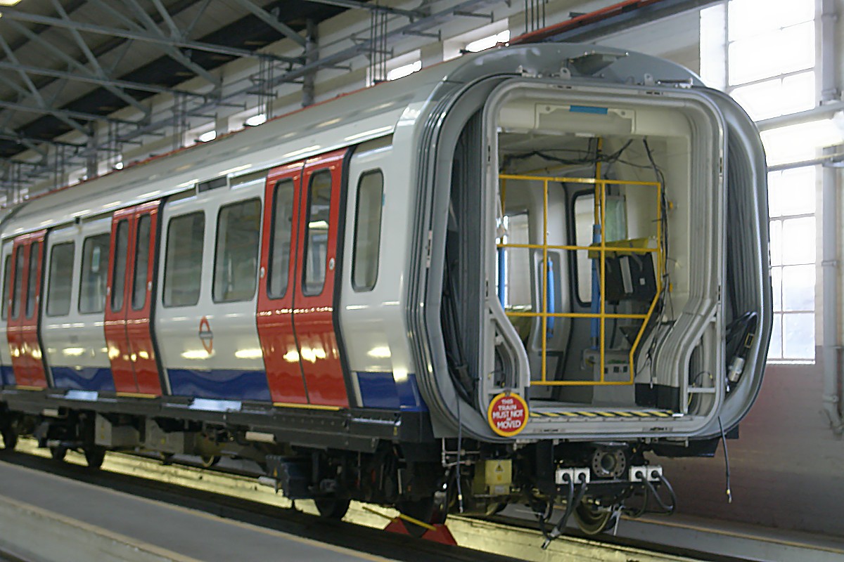 The Circle of London : Rare S Stock moment!