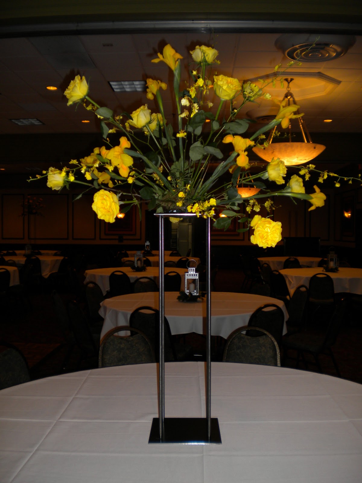 Beautiful Blooms by Jen: 8-7-10 Jen Wilhelm and Zach Amos Wedding Flowers