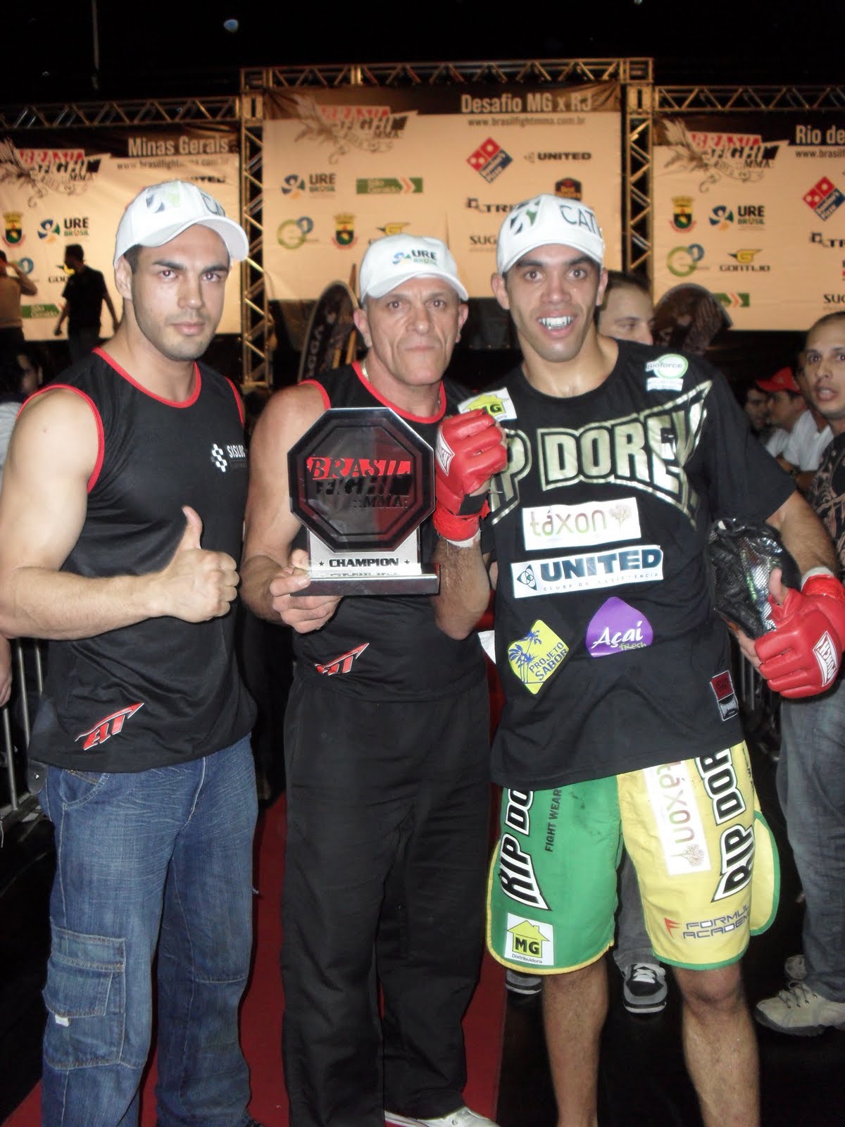 Ely Kickboxing MMA/BH: Thiago Michel abate Felipe Olivieri!