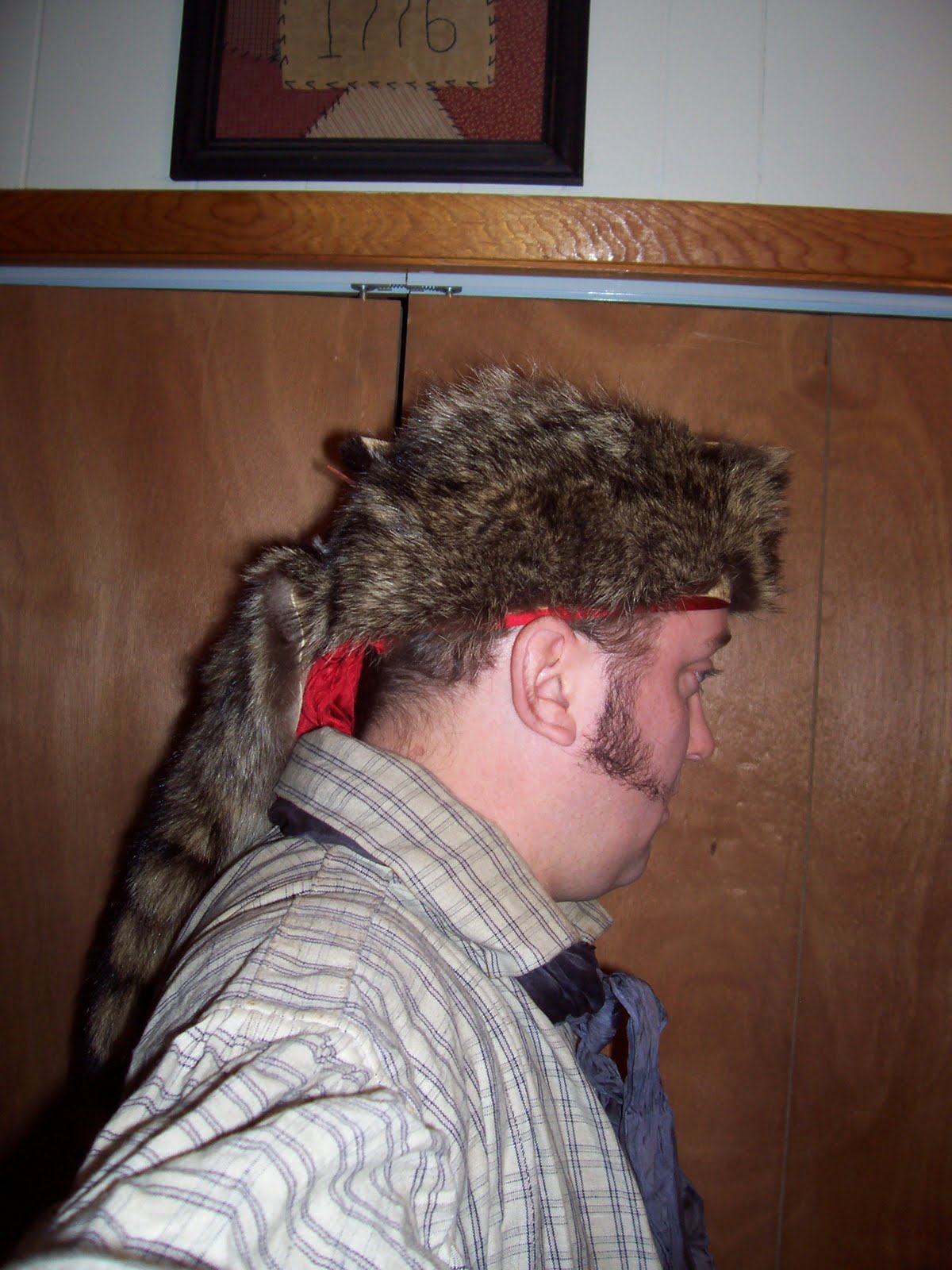 The Buffalo Trace: THe Coon skin cap....how to Fess parker up your ...