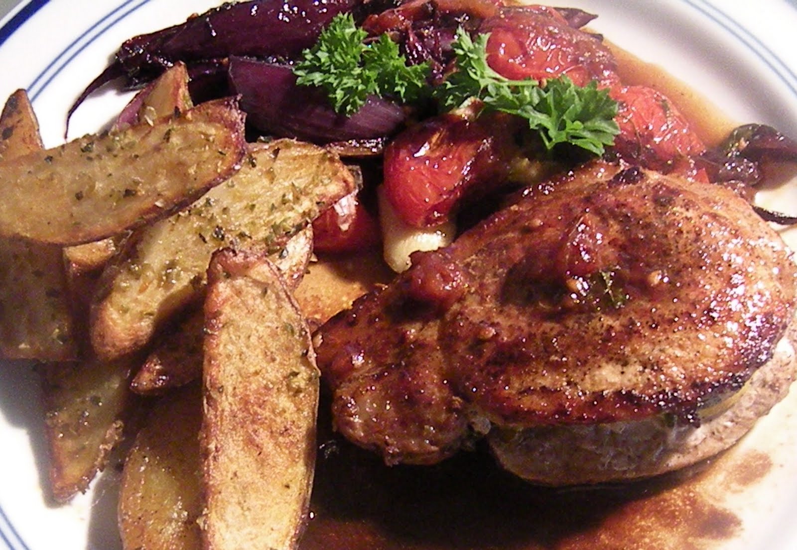 Vibekes mad: Kotelet fyldt med hvidløg, persille og citron samt tilbehør