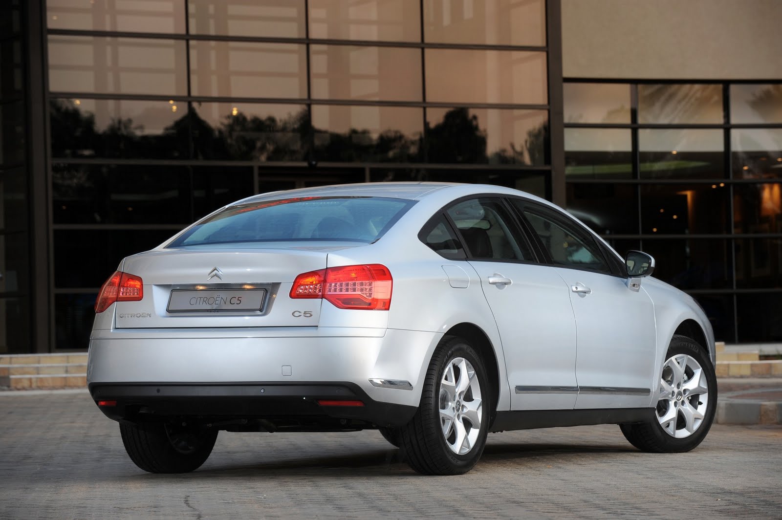 IN4RIDE: TURBO POWERED PETROL CITROEN C5 ANNOUNCED