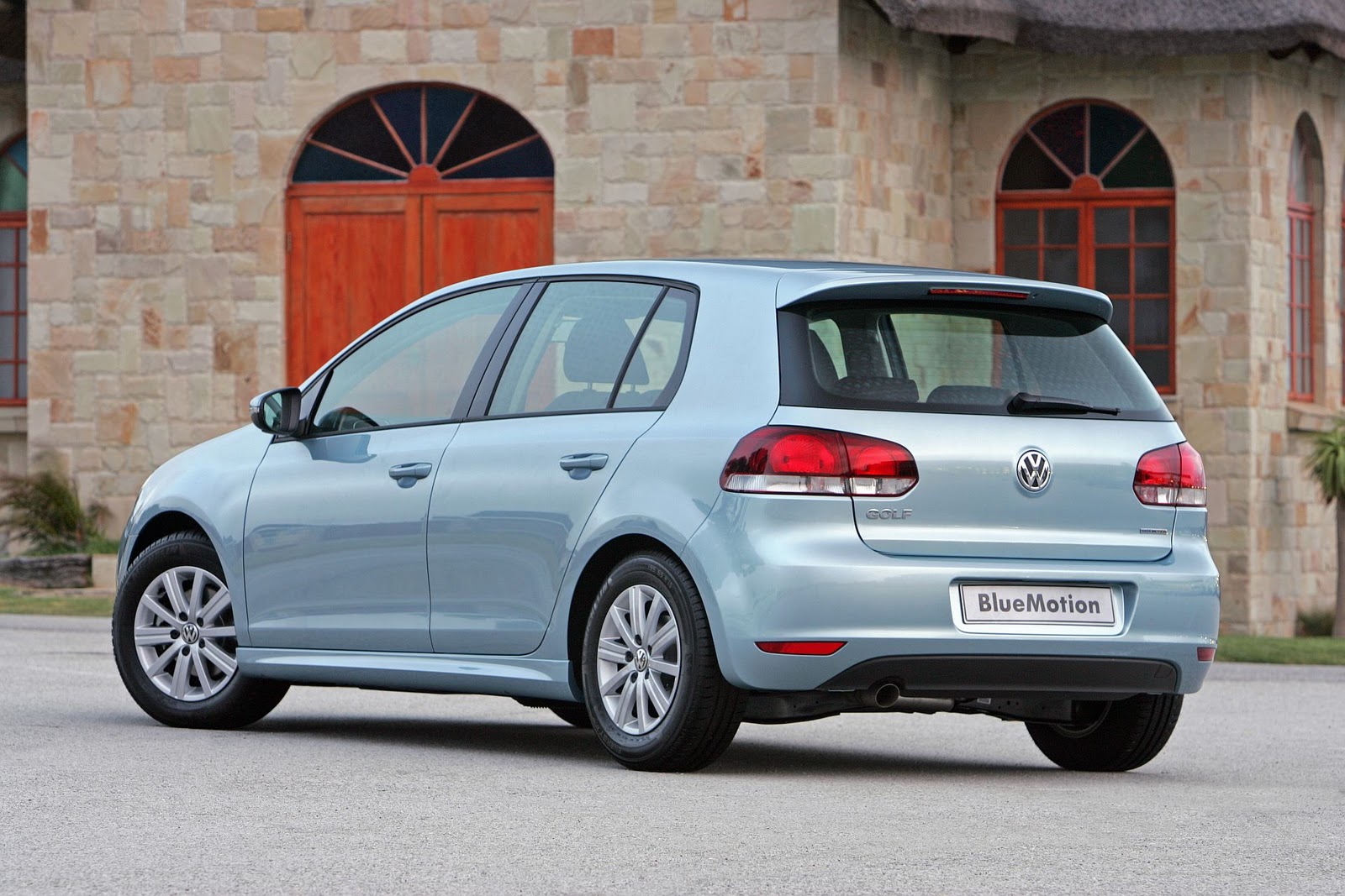 mini coupe concept: GOLF BLUEMOTION CAN DO 1300KM ON ONE TANK!