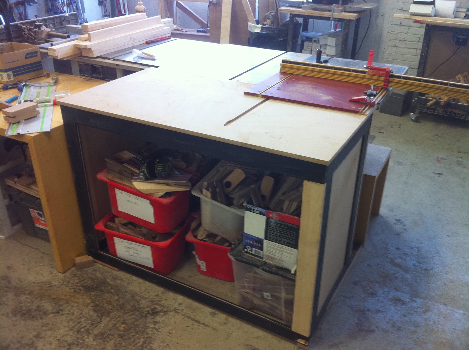 IDVW Design: A new outfeed table...