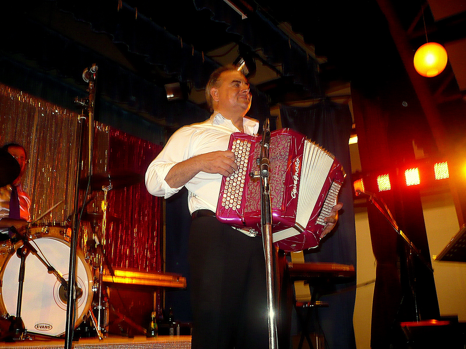 Le Blog de la Danse de Salon: Patrick ROBIN à Ferrières - 45