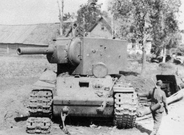 World War 2: KV-2 pictures revisited