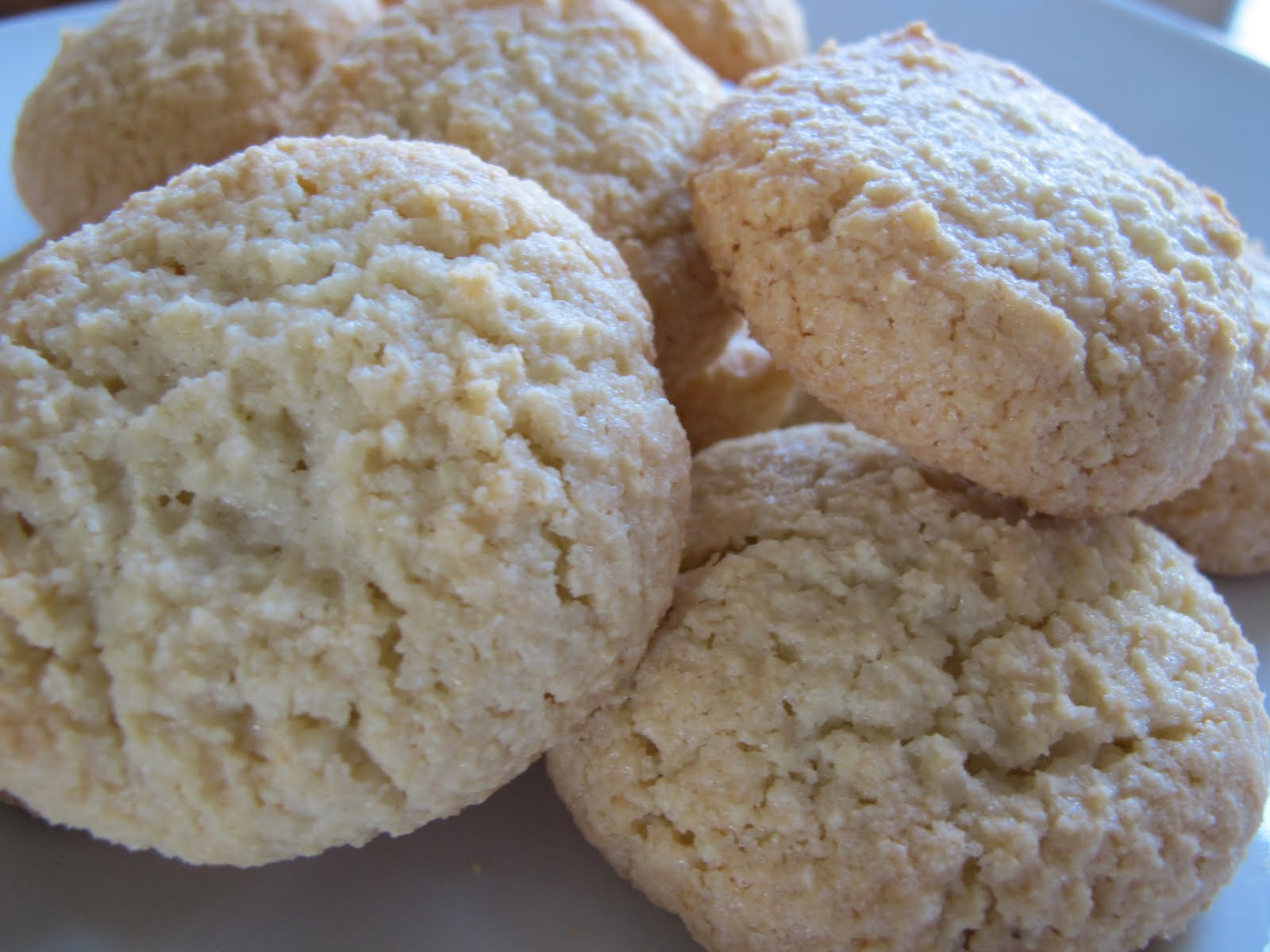 La Popoteuse: Biscuits aux amandes moelleux ou Amaretti!!!