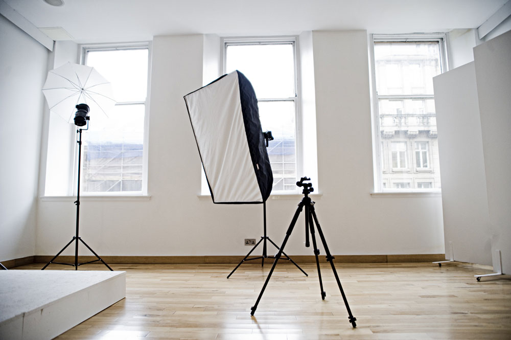 Life In Frame Photography: New LARGER Studio