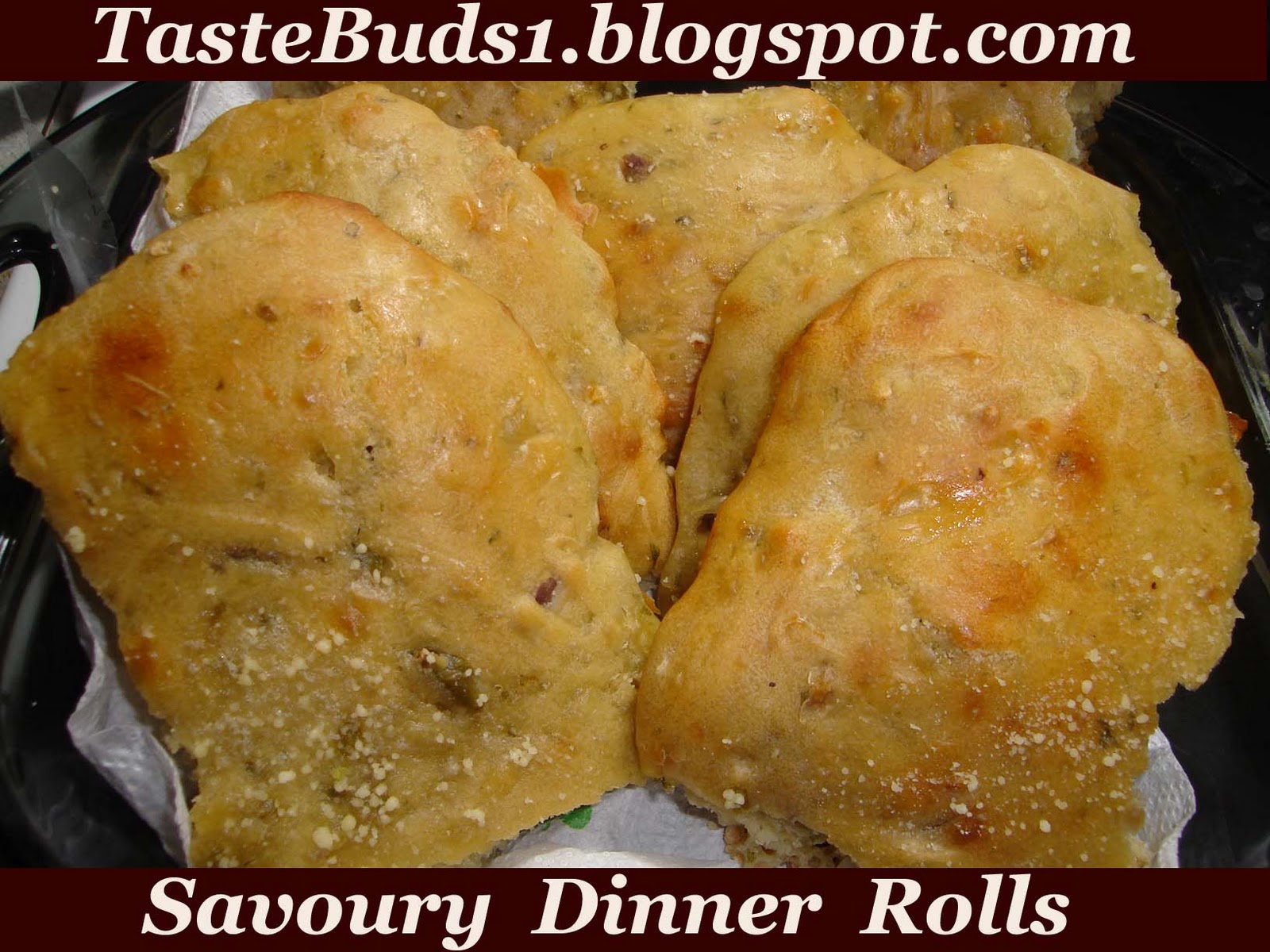 Taste Buds: Savoury Dinner Rolls