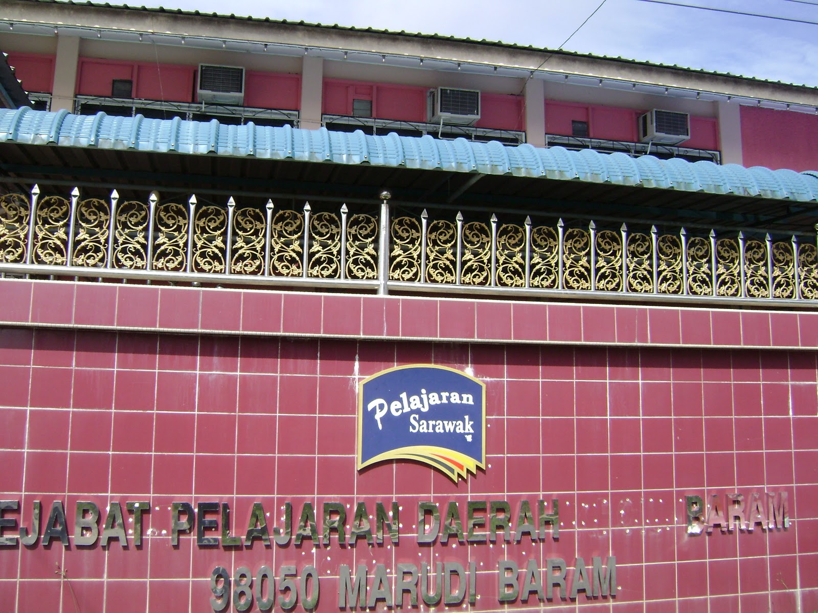 Kehidupan Di Pedalaman Baram: Marudi Edisi Kedua - Pejabat Kerajaan