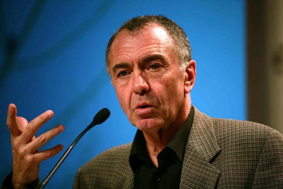 Simples Palavras: Gilles Lipovetsky - O filósofo do hiperconsumismo