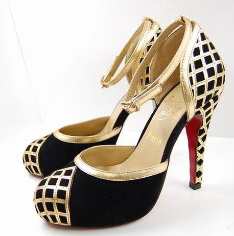 Style Definition: Pantofi Christian Louboutin - PRET 510 RON