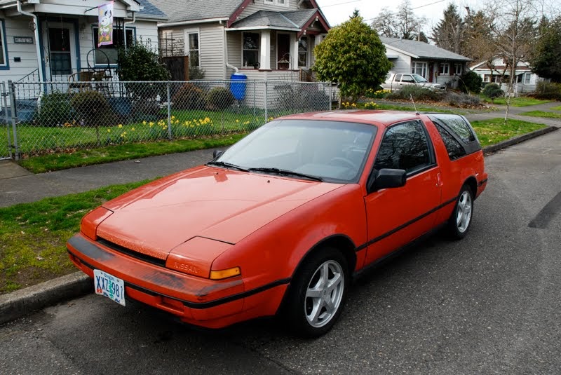 OLD PARKED CARS.: 1987 Nissan Pulsar NX Sportbak.