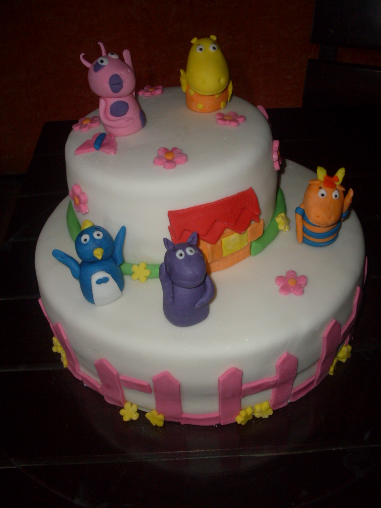 Renata Holanda Bolos Artísticos: Bolos Infantis - Tema: Backyardigans