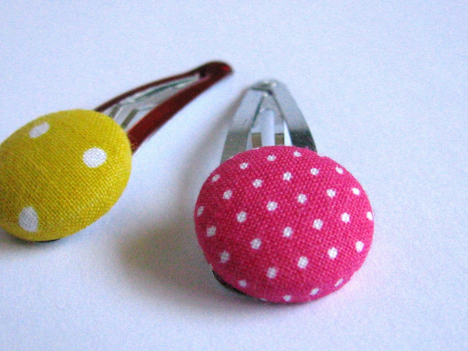 Yellow Mums: button clips