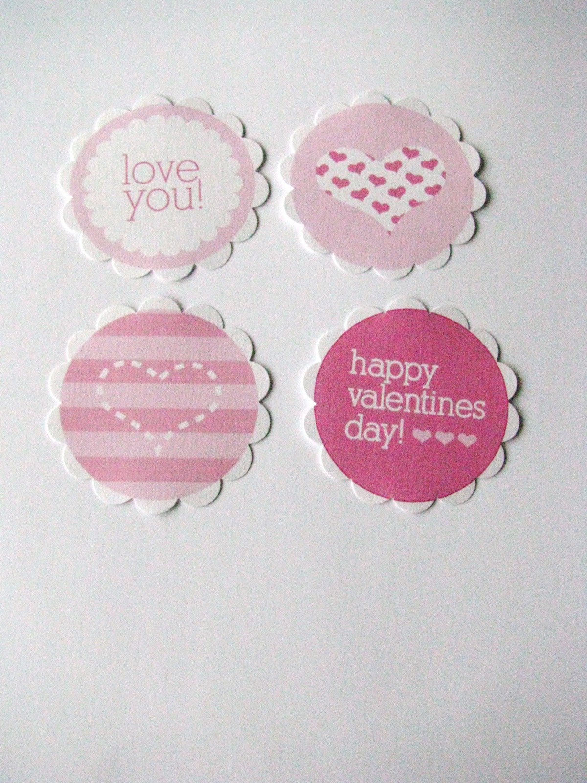 Yellow Mums: Freebie Friday: Valentine Circles