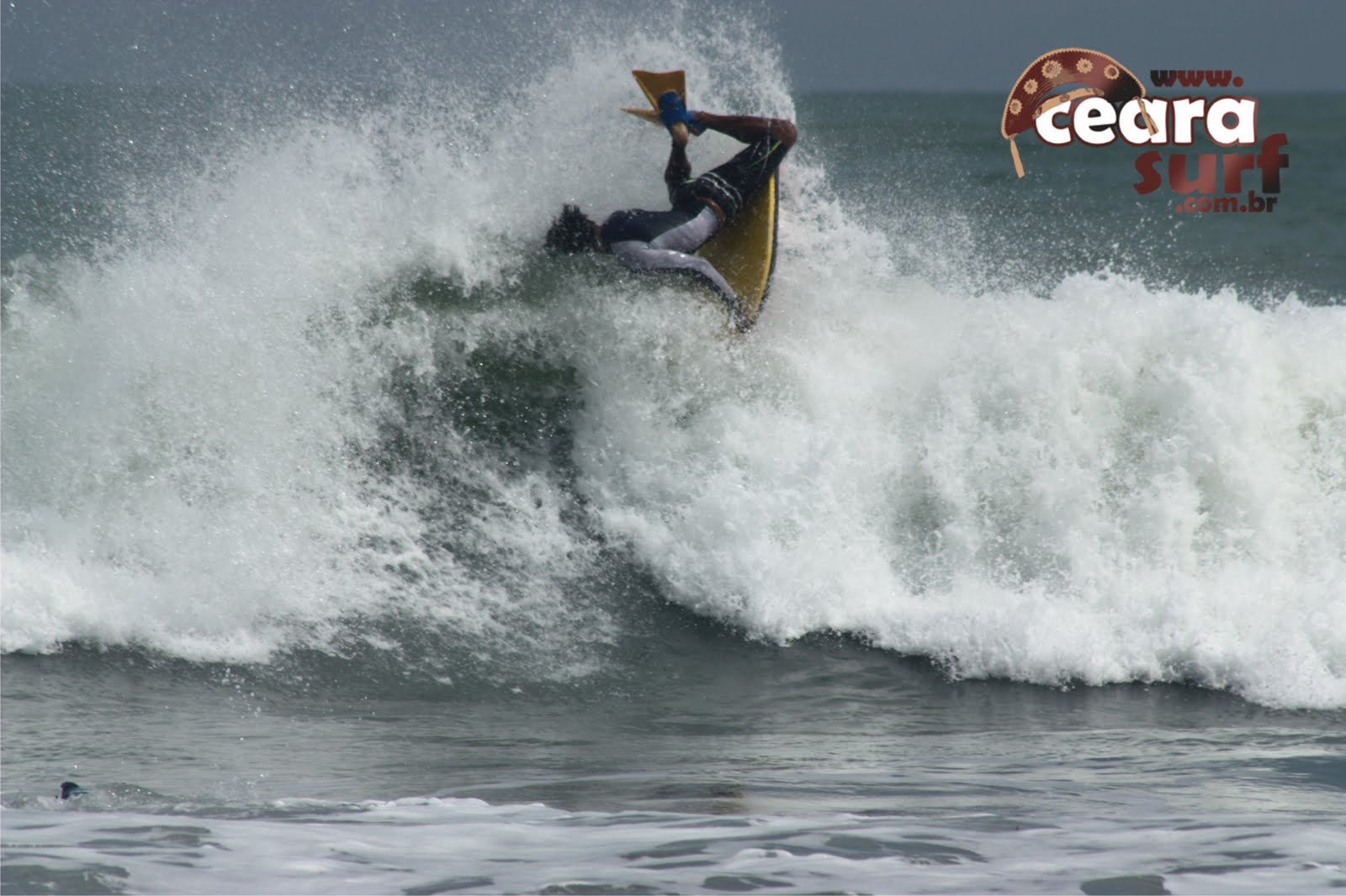 Roberto Bruno: CEARENSE ROBERTO BRUNO DE MALAS PRONTAS PARA PORTUGAL