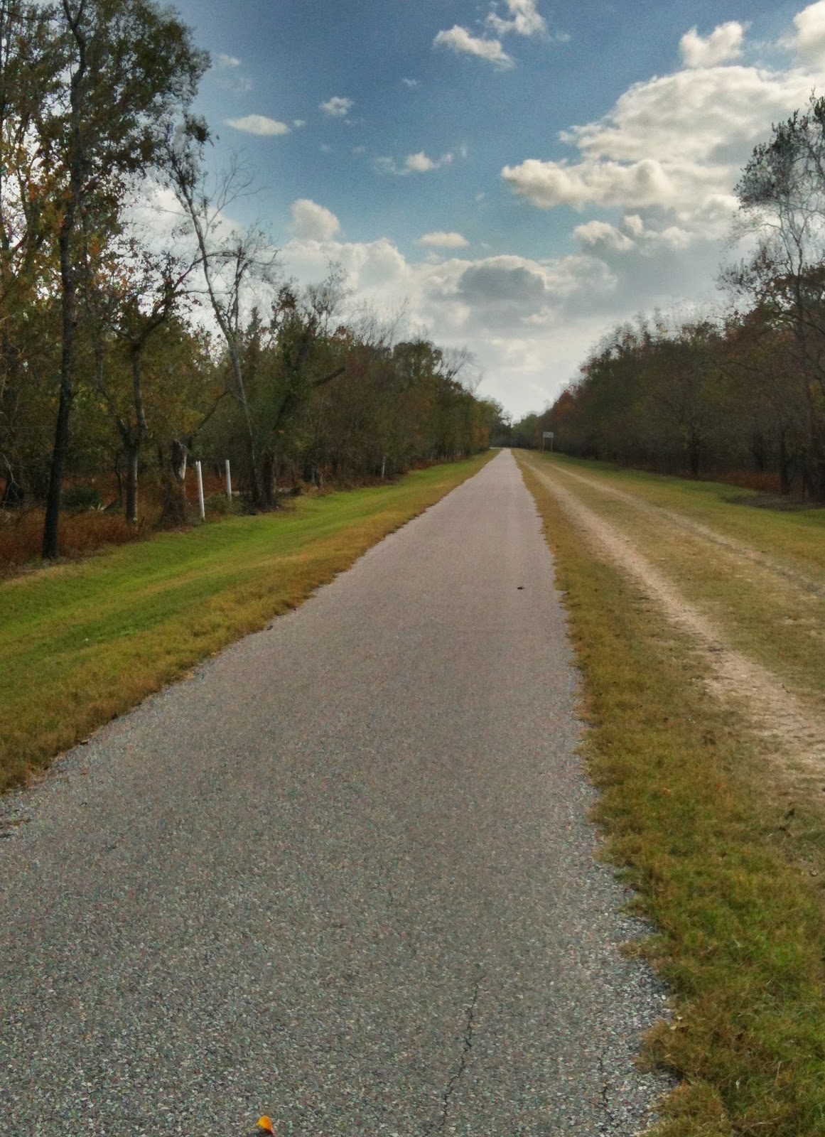 Romania Rocks: Your path looks boring? Explore the edges!