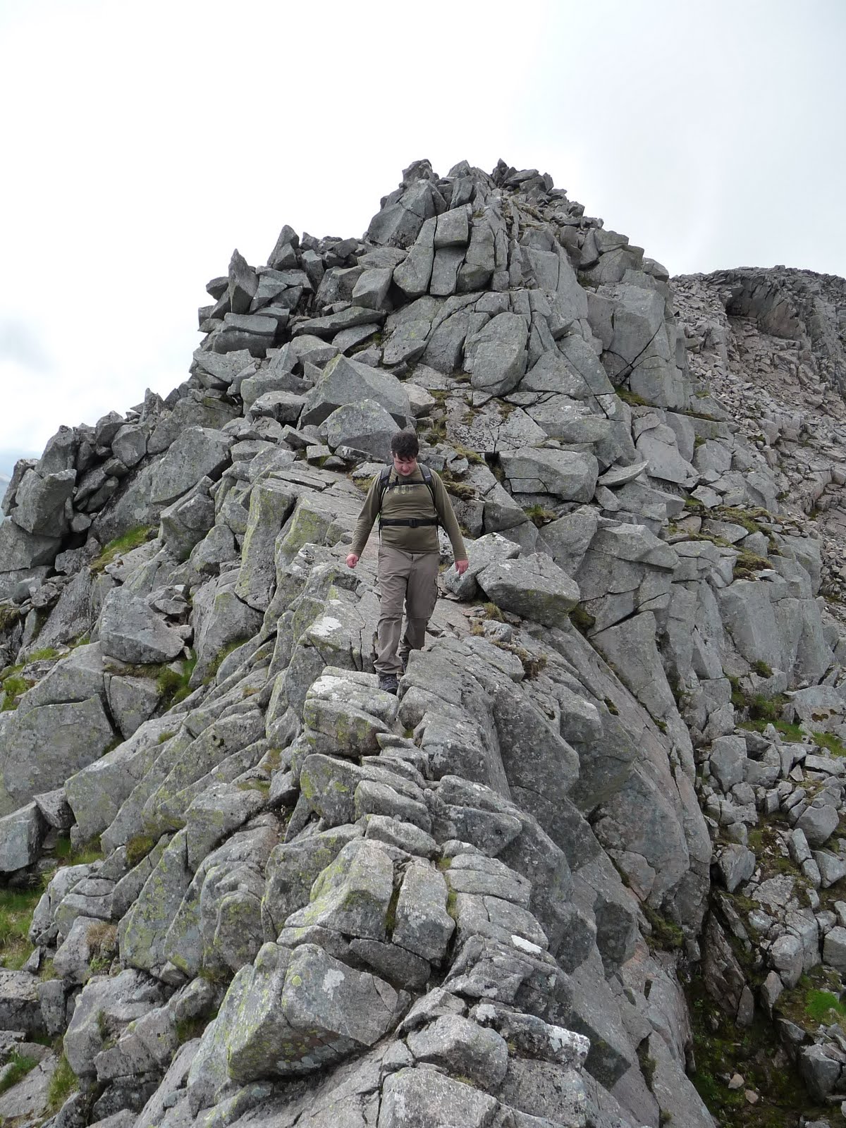 TARMACHAN MOUNTAINEERING: LEDGE ROUTE &CMD ARETE BEN NEVIS
