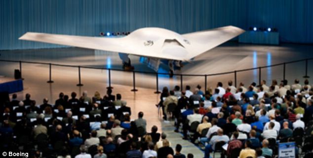 Black Horizon: Boeing's Phantom Ray unveiled/set to fly in December.