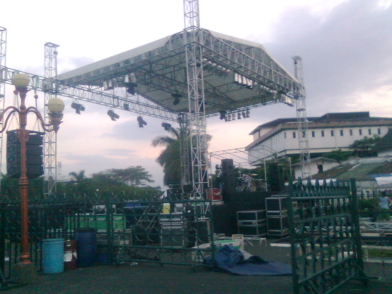 Pre-Tenda: Panggung Rigging