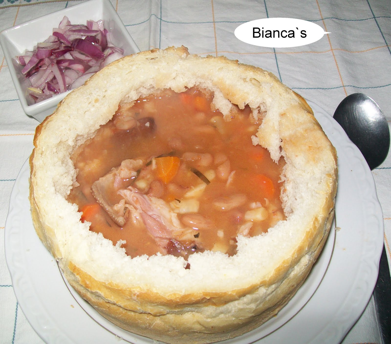 Ciorba de fasole boabe in paine ~ Bucataria din casa mea.