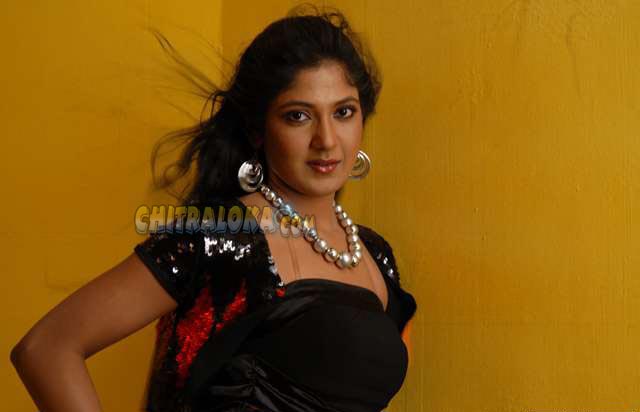 GOLDEN STAR GANESH: Kari Chirathe Kannada Movie.Video Songs.images ...